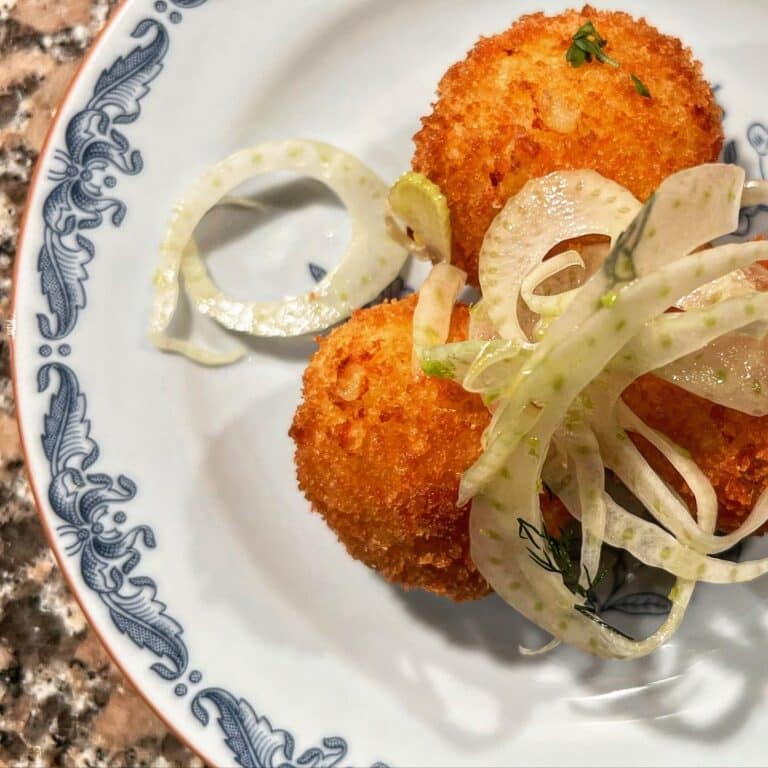 Kroketter med potatis, Västerbottensost®och brynt smör., Västerbottensost®